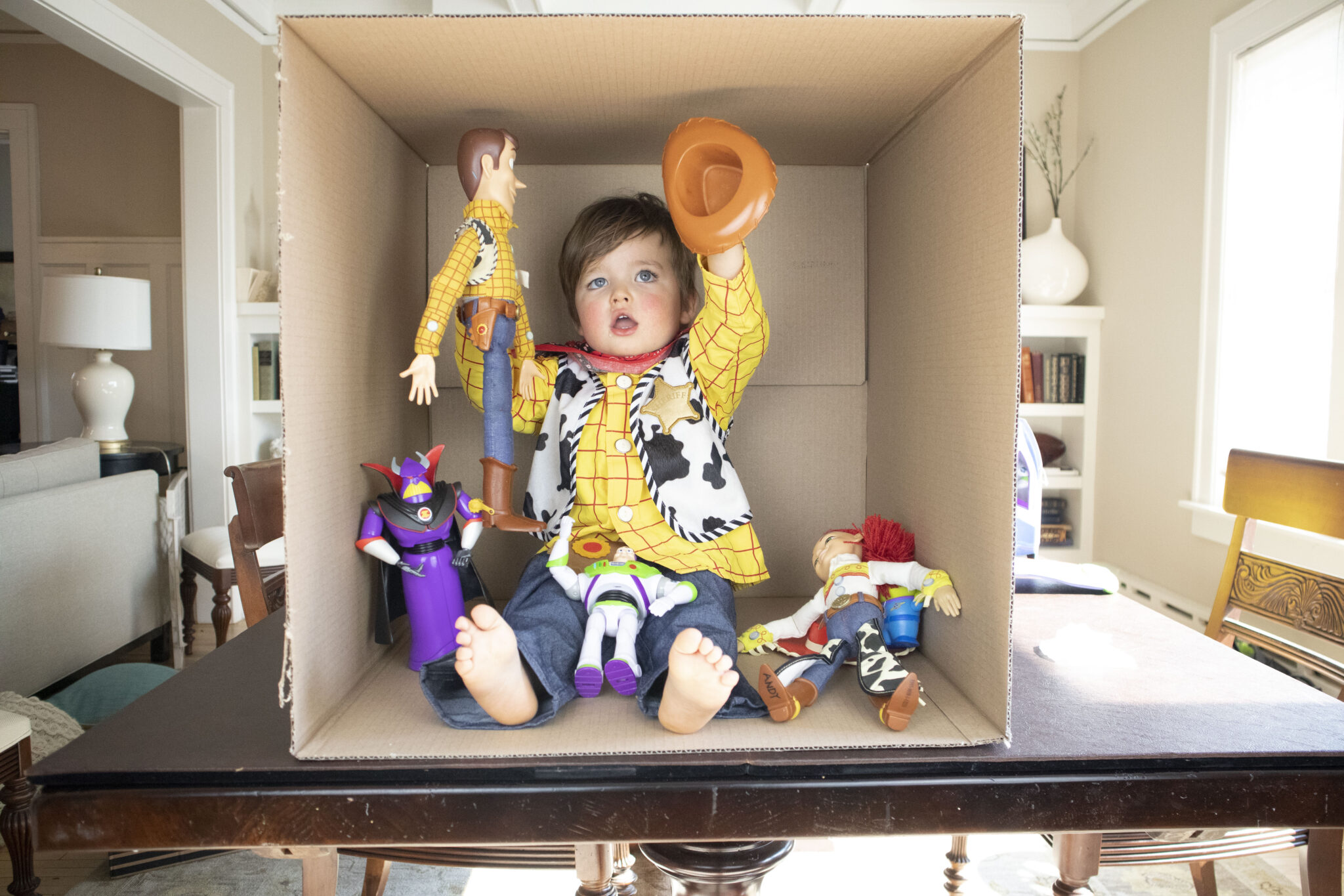 How to create this fun Toy story birthday box photoshoot