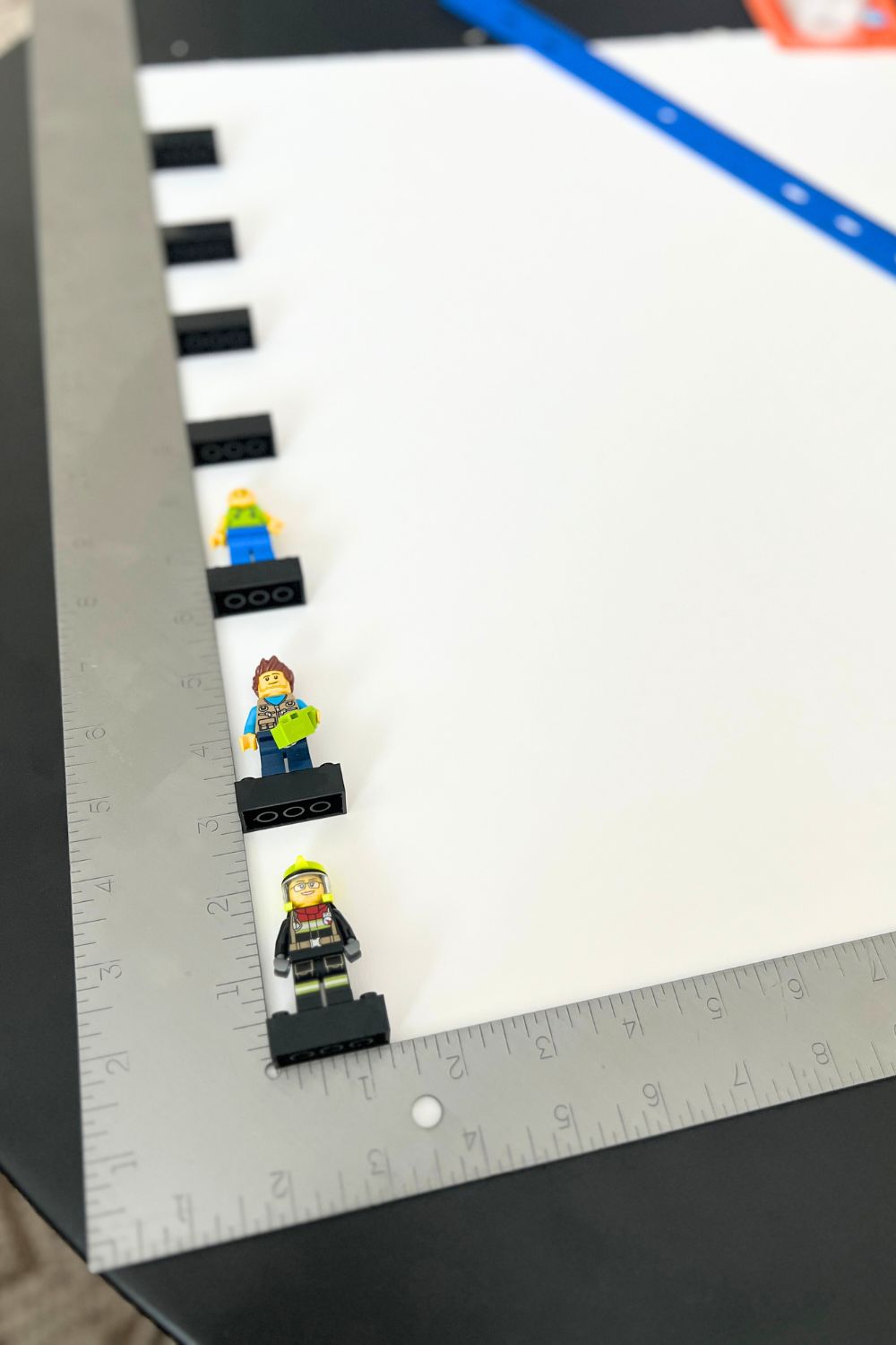 Learn how to make Lego Minifigure Display - Coco's Caravan